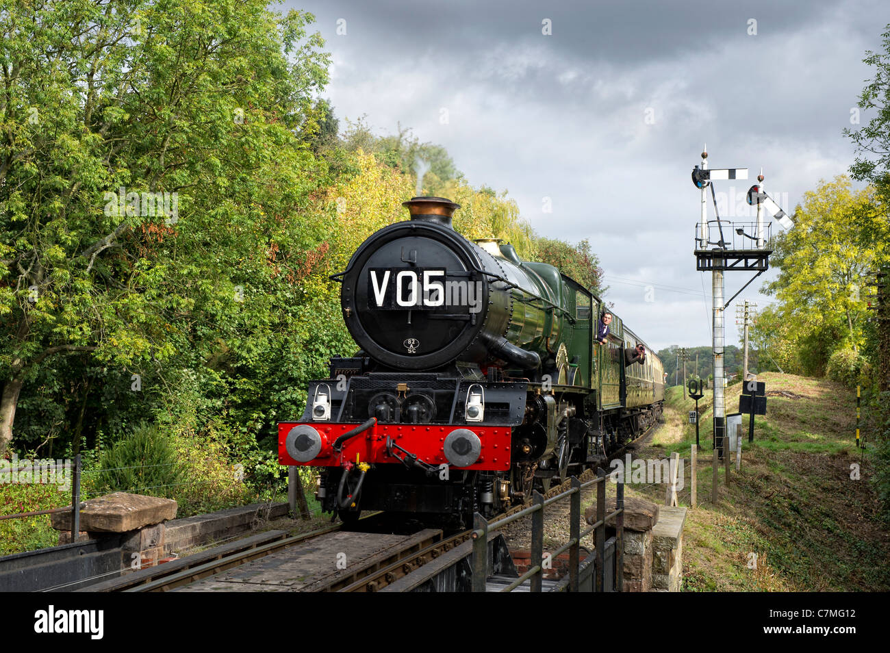 GWR King Class 4-6-0 No 6024 King Edward I steam locomotive approaches ...