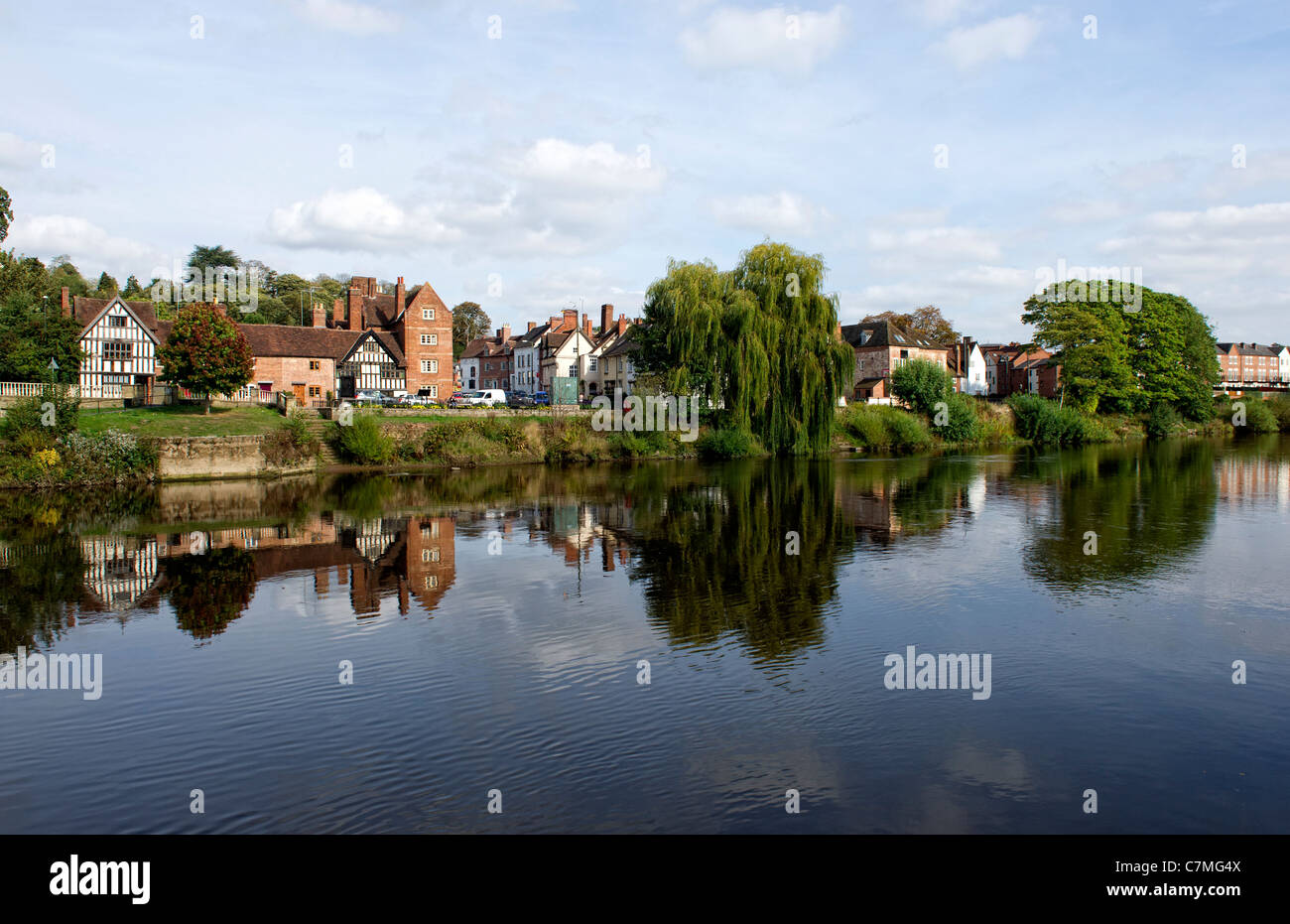 View across the River Severn in the Georgian town of Bewdley ...