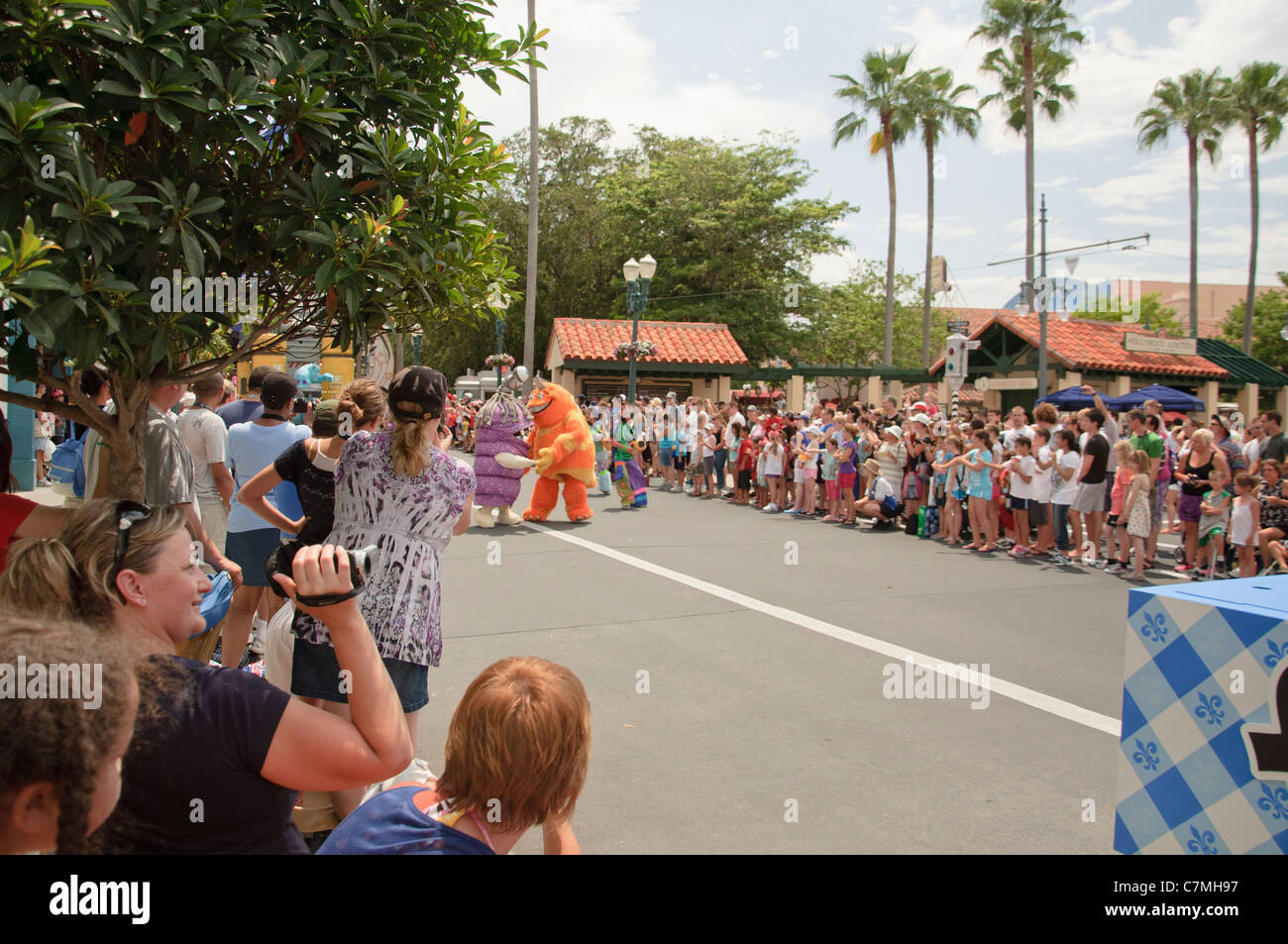 countdown to fun parade disney pixar hollywood studios orlando florida ...