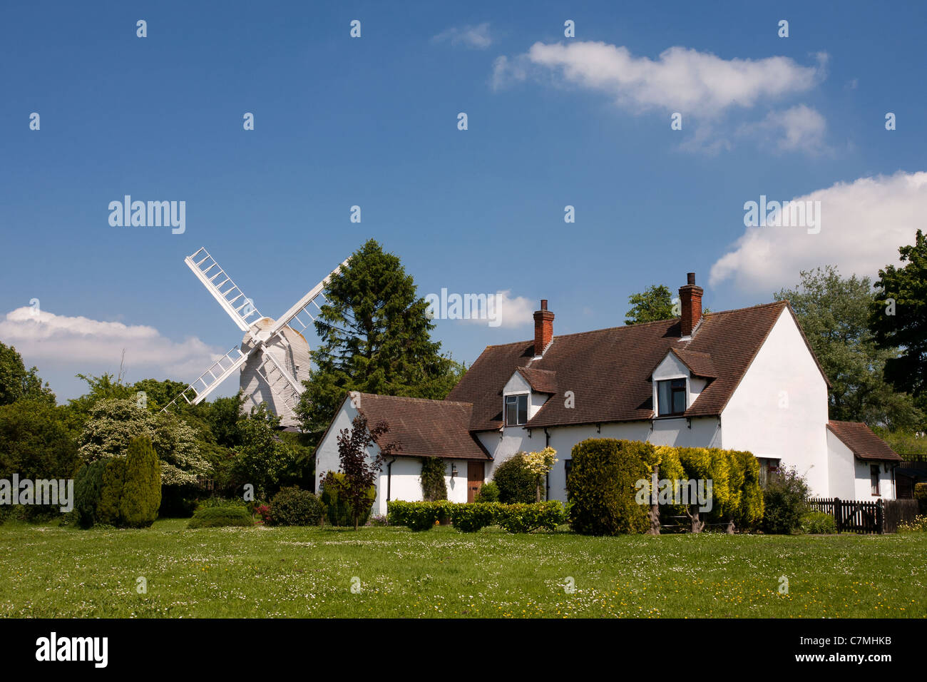 English mill house hi-res stock photography and images - Alamy