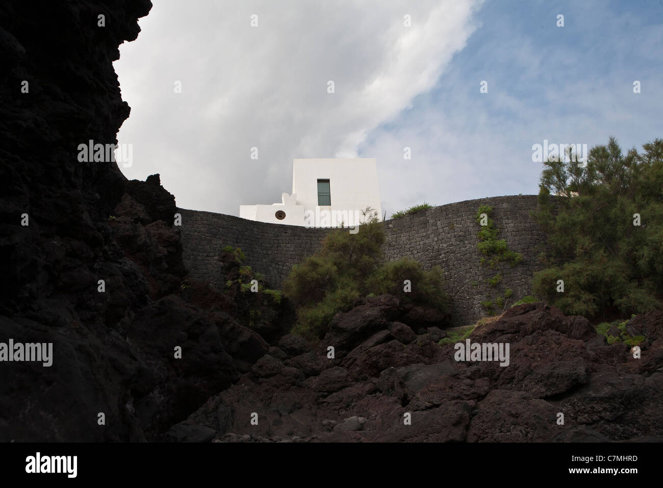 Stromboli Volcano, a house built on the lava, facing the sea Stock ...