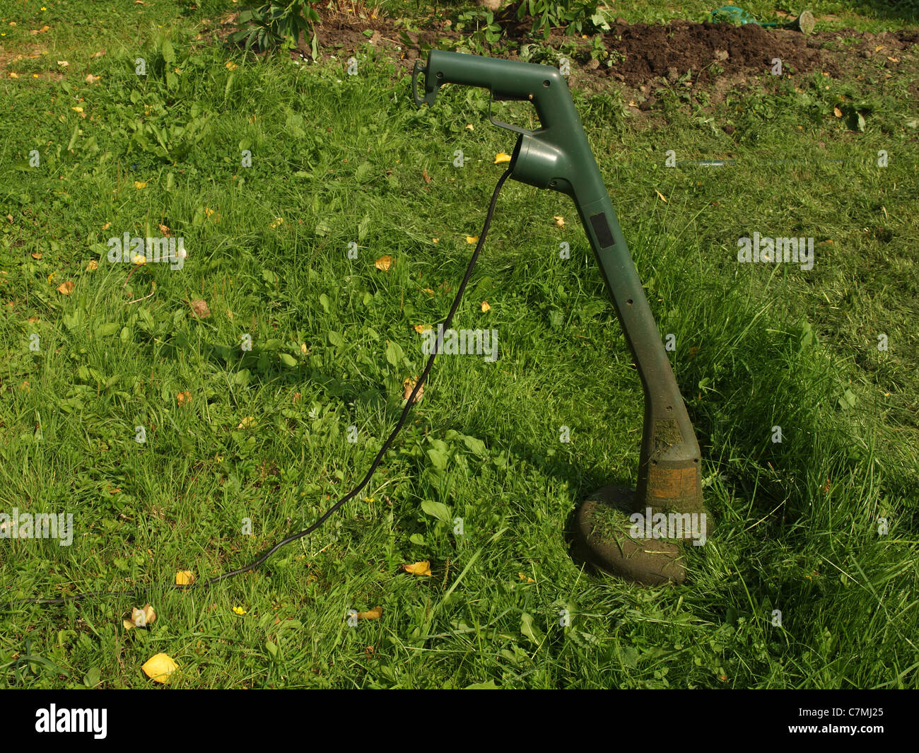 Trim tool hi-res stock photography and images - Alamy