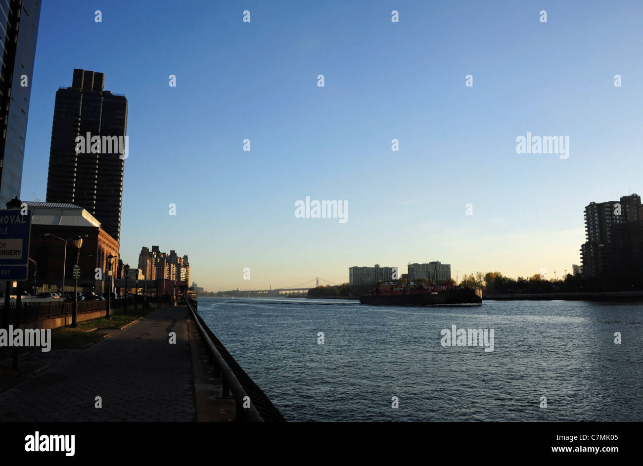 Robert f kennedy memorial bridge hi-res stock photography and images ...