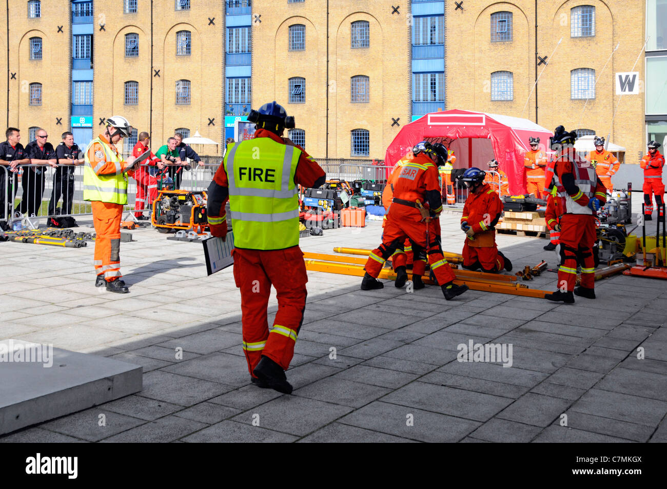 Urban search and rescue hi-res stock photography and images - Alamy