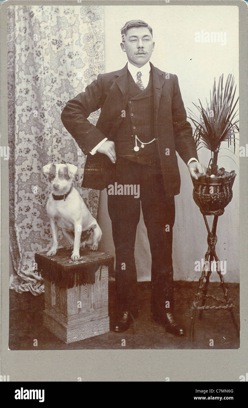 Edwardian man hi-res stock photography and images - Alamy