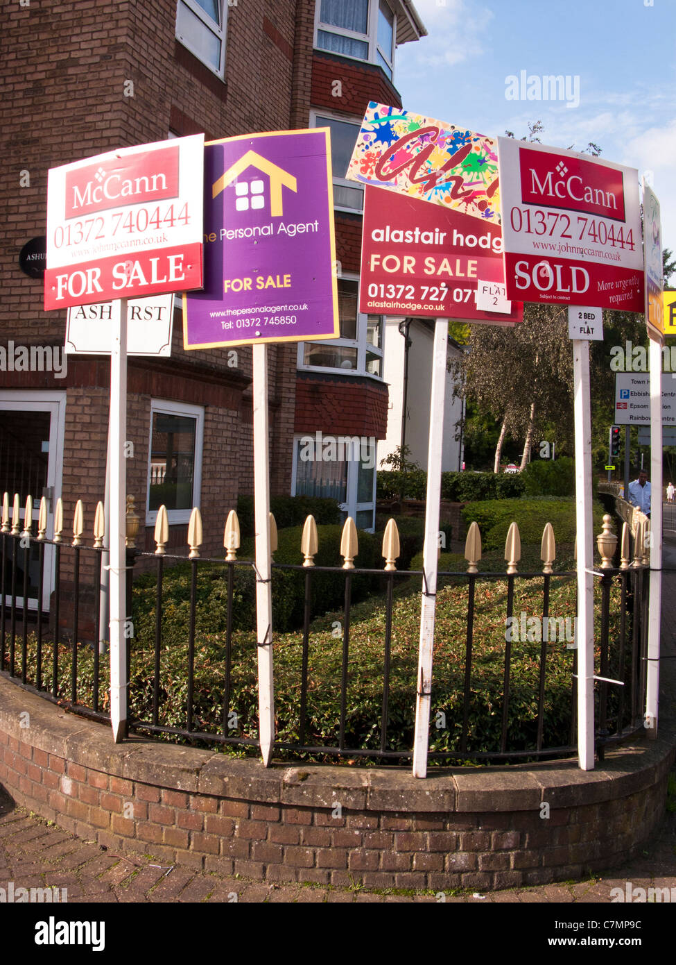 For sale board boards hi-res stock photography and images - Alamy