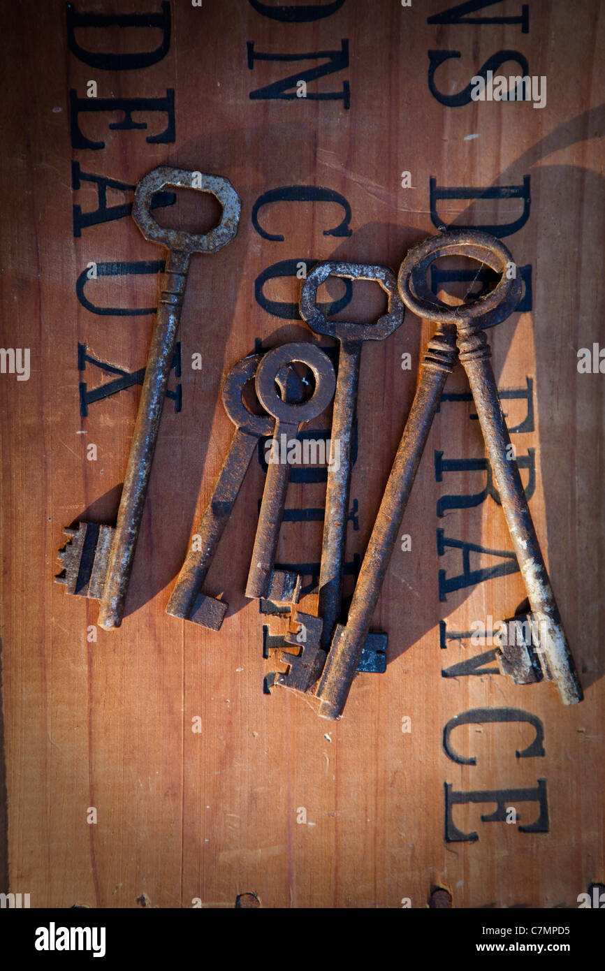 Door keys hi-res stock photography and images - Alamy