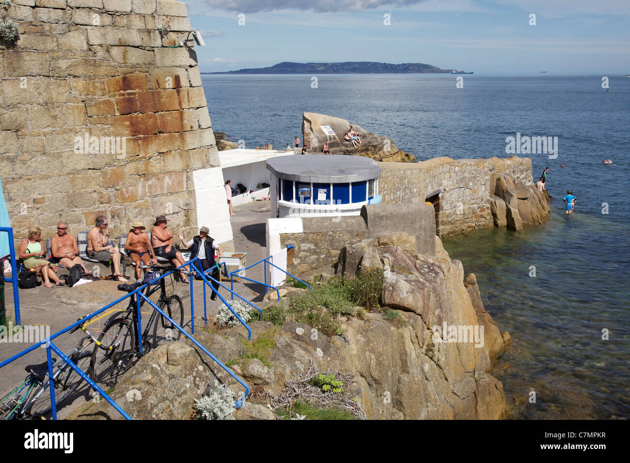 Forty foot hi-res stock photography and images - Alamy