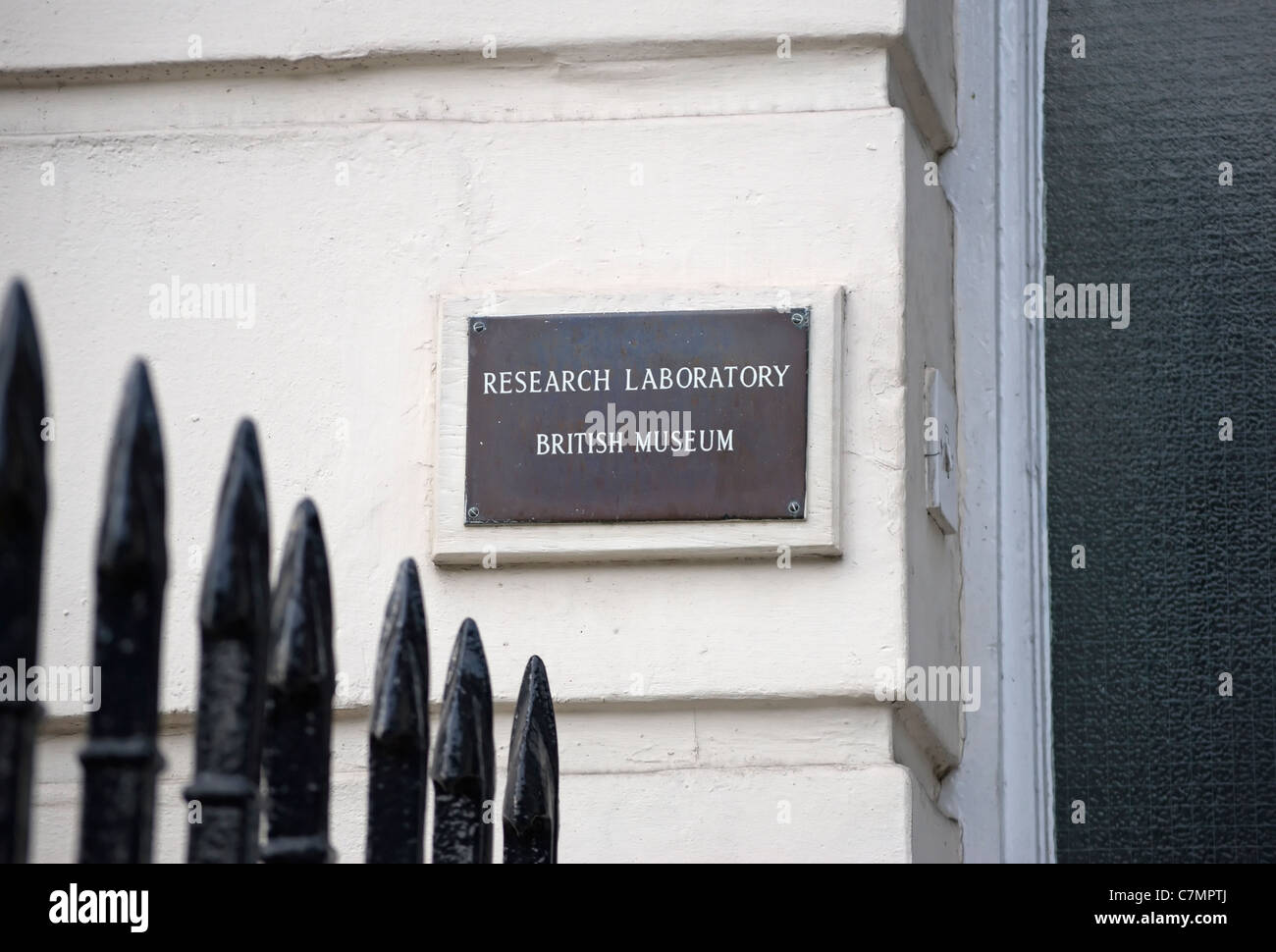 door sign for the research laboratory of the british museum, bedford ...
