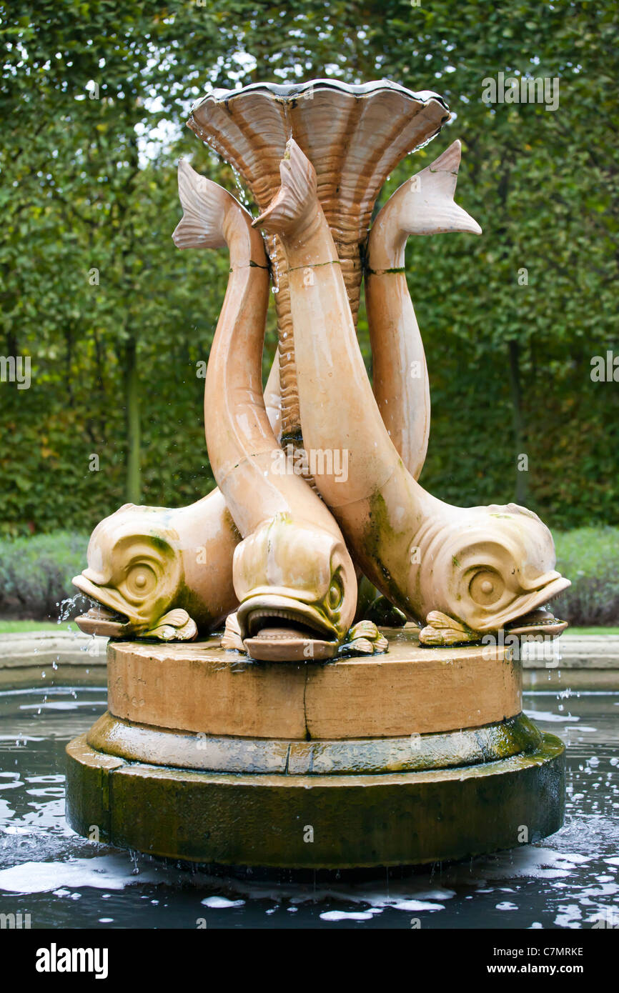 Ceramic fish sculpture hi-res stock photography and images - Alamy