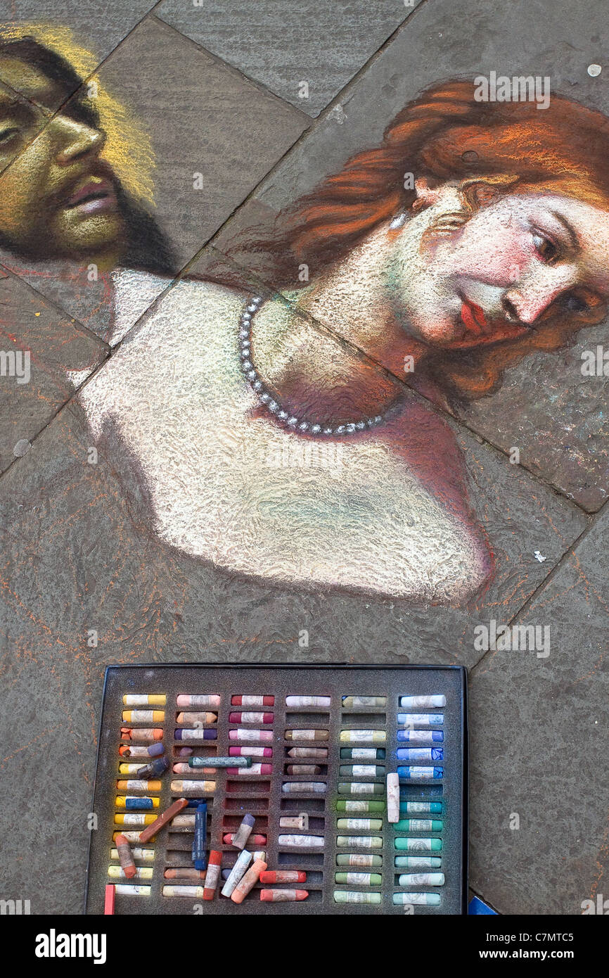 Chalk drawings on pavement surfaces, sidewalk chalk art, stencils ...