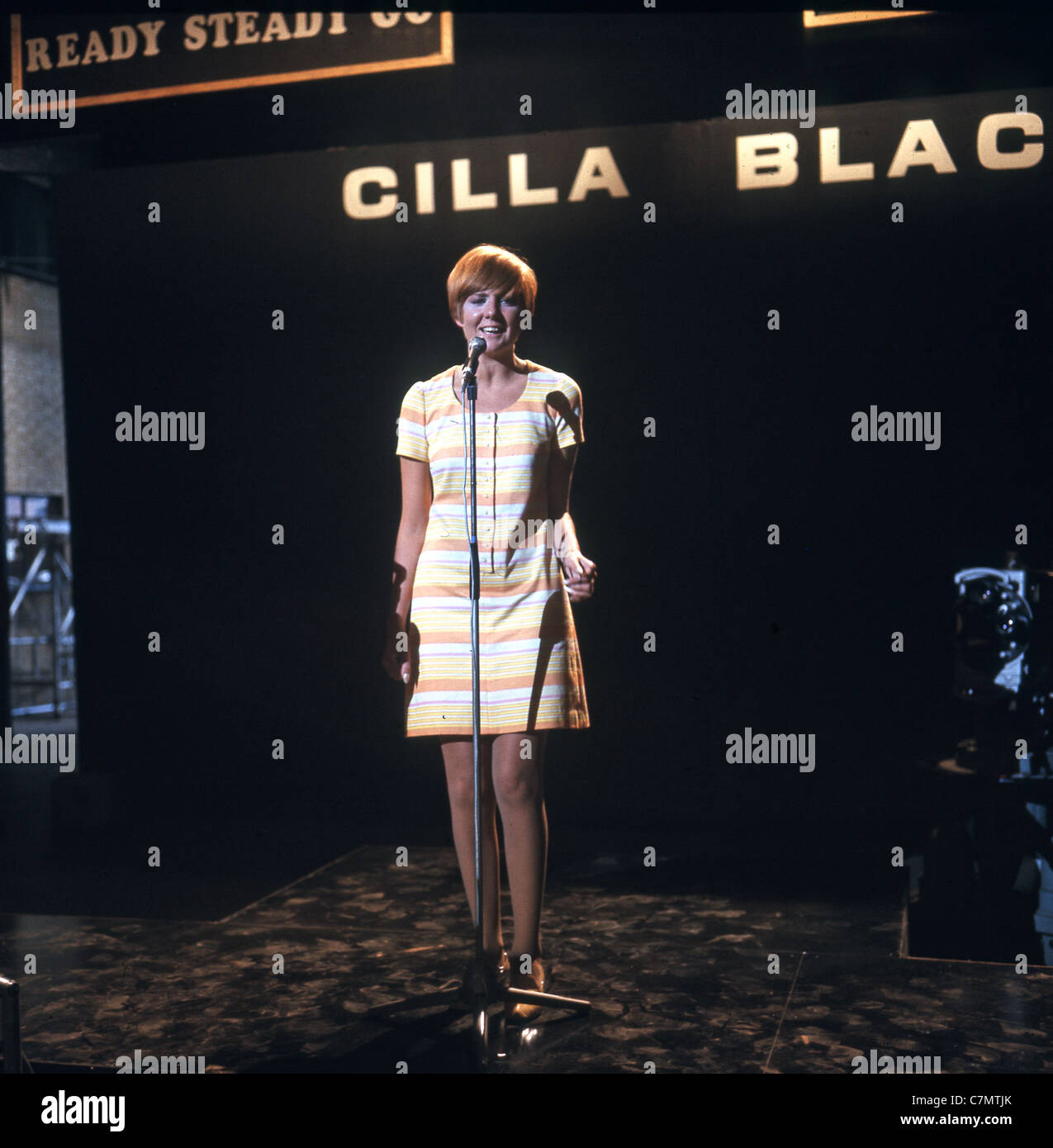 Cilla black 1960's hi-res stock photography and images - Alamy