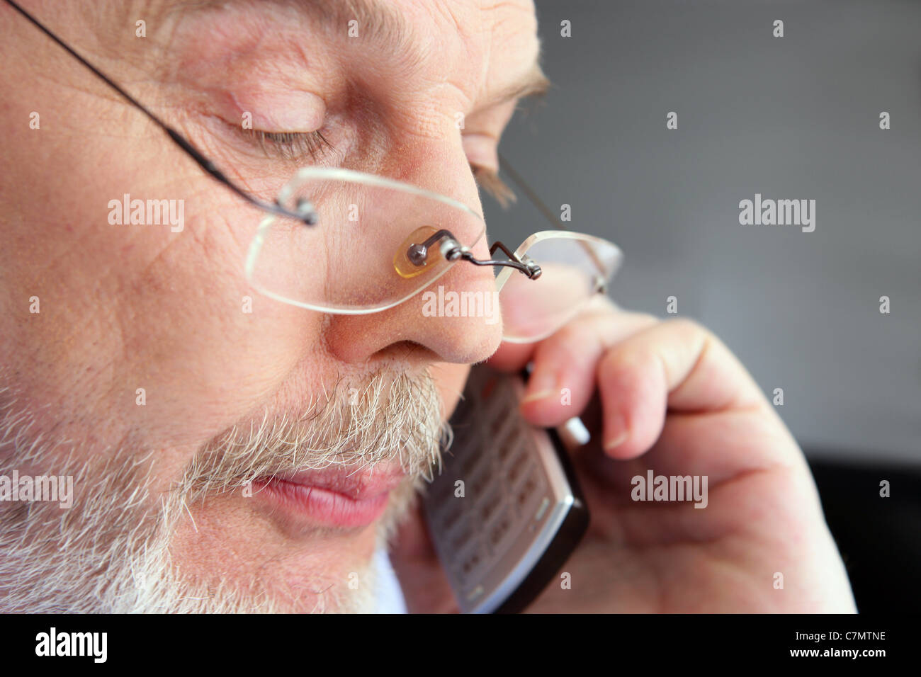 Man old friends calling hi-res stock photography and images - Alamy