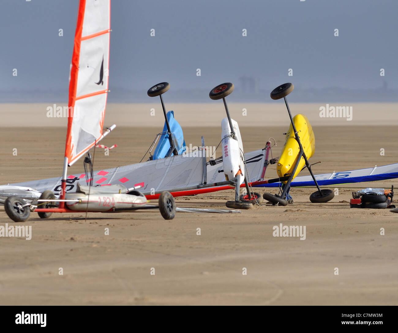 Sandyacht Land yacht yachting sandyachting surfing wind sail beach surf ...