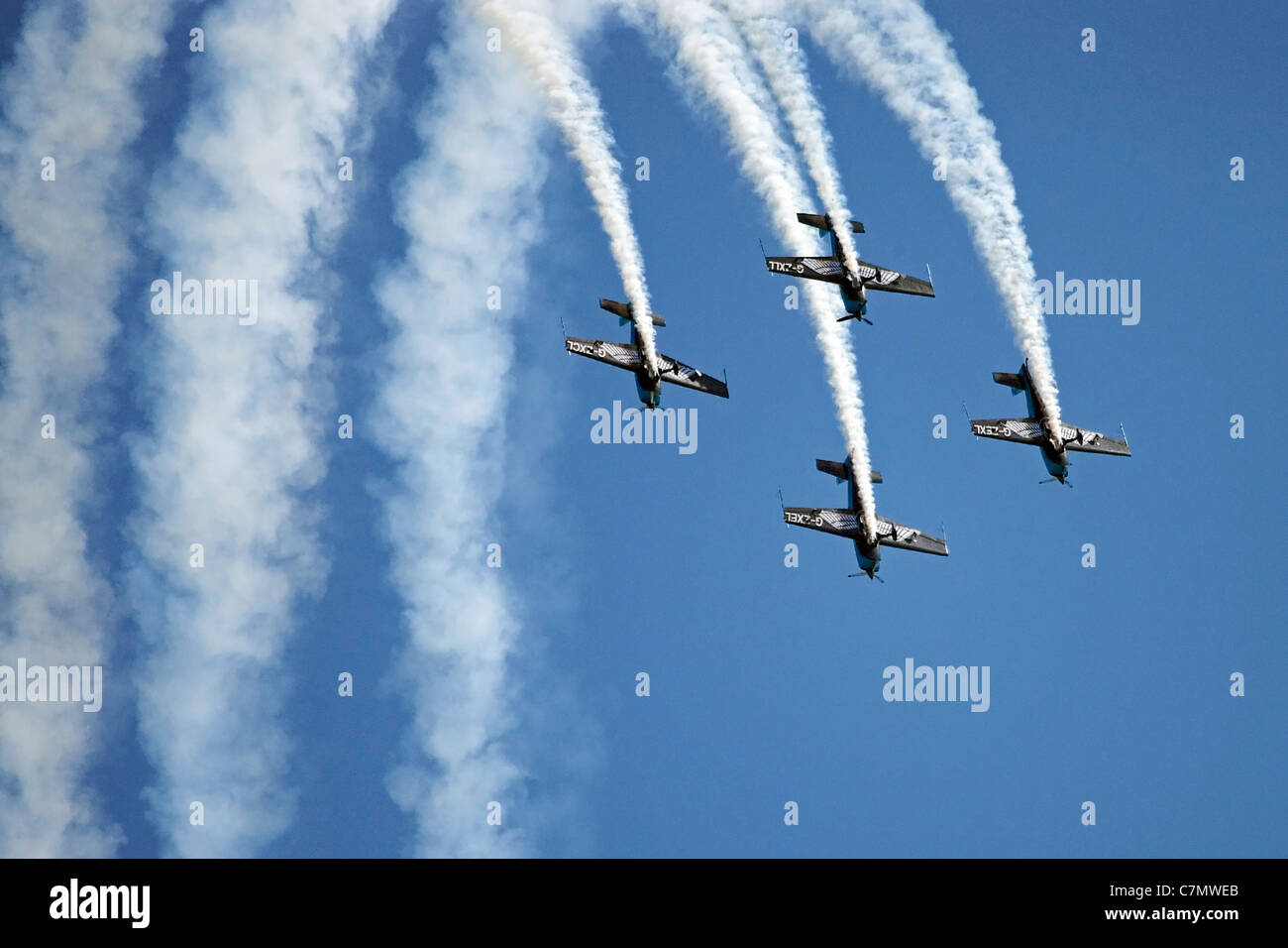 Aircraft formations hi-res stock photography and images - Alamy