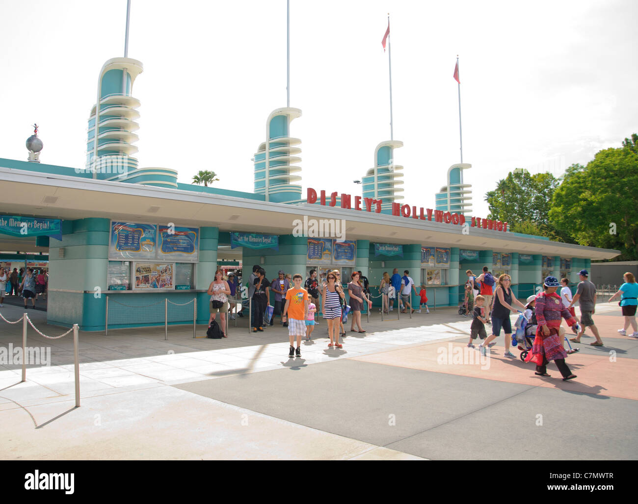 Hollywood studios, entrance disney hi-res stock photography and images ...
