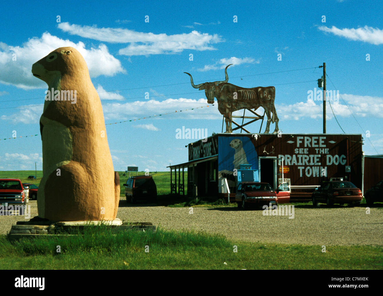 Roadhouse and giant prairie dog statue near the Badlands National Park ...