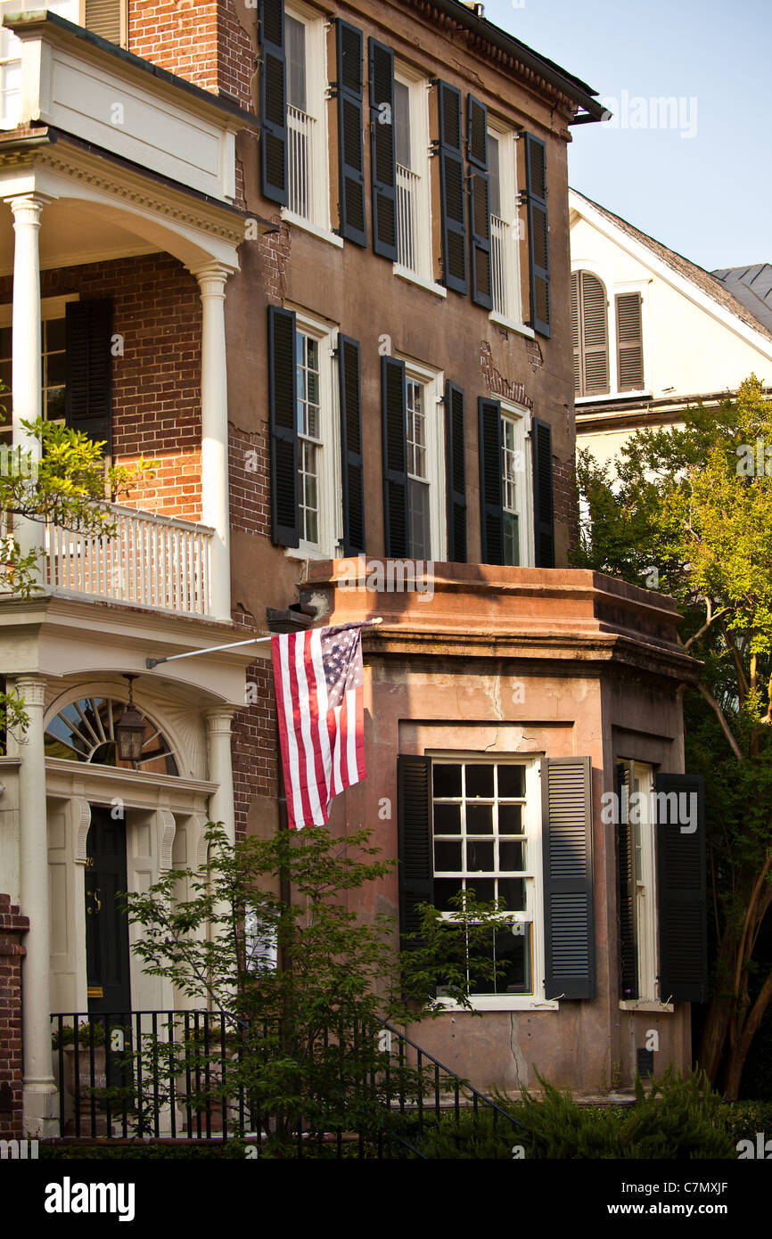 Charleston single house hi-res stock photography and images - Alamy