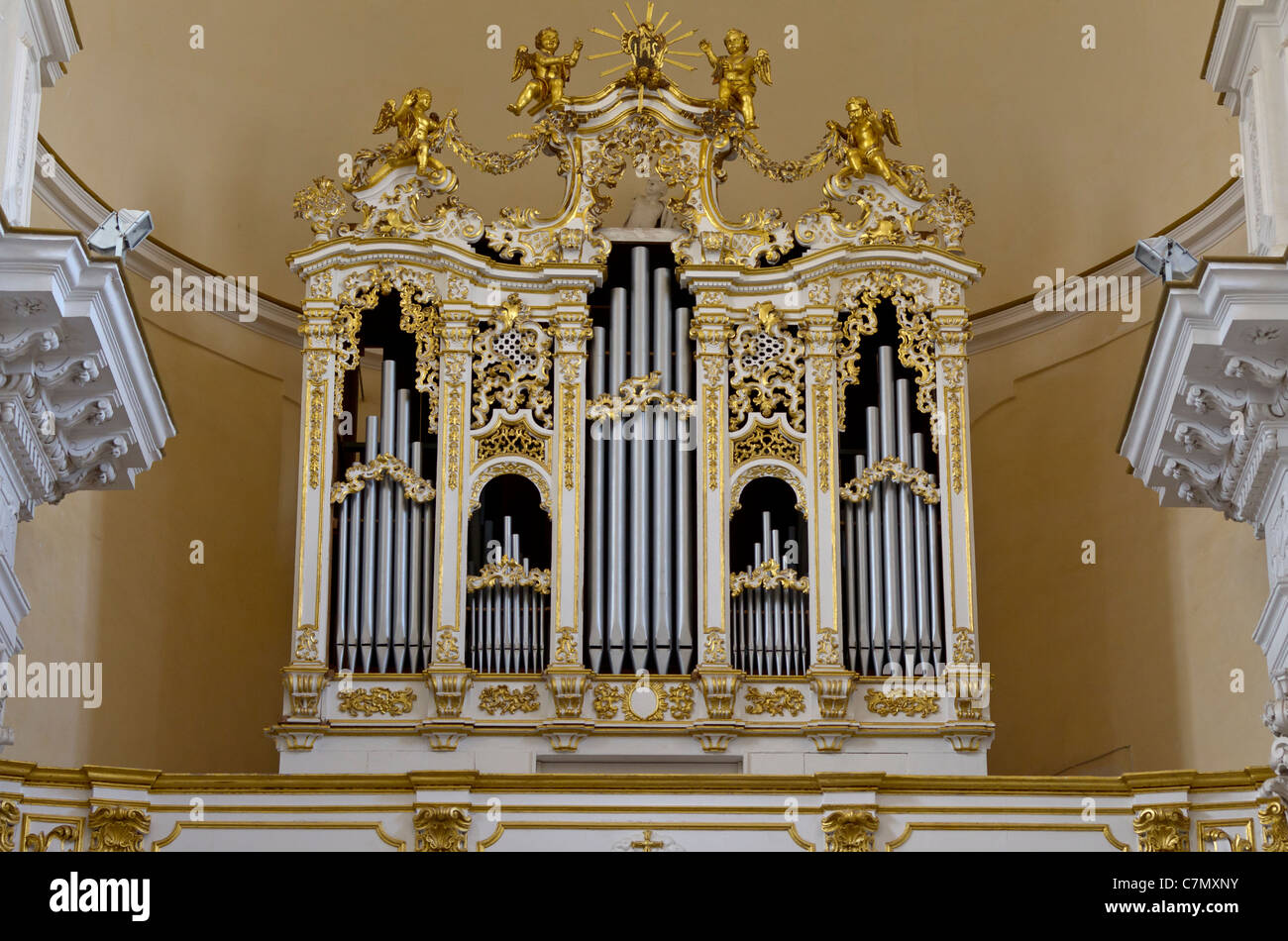 Organ pipes prinzipal diapason hi-res stock photography and images - Alamy