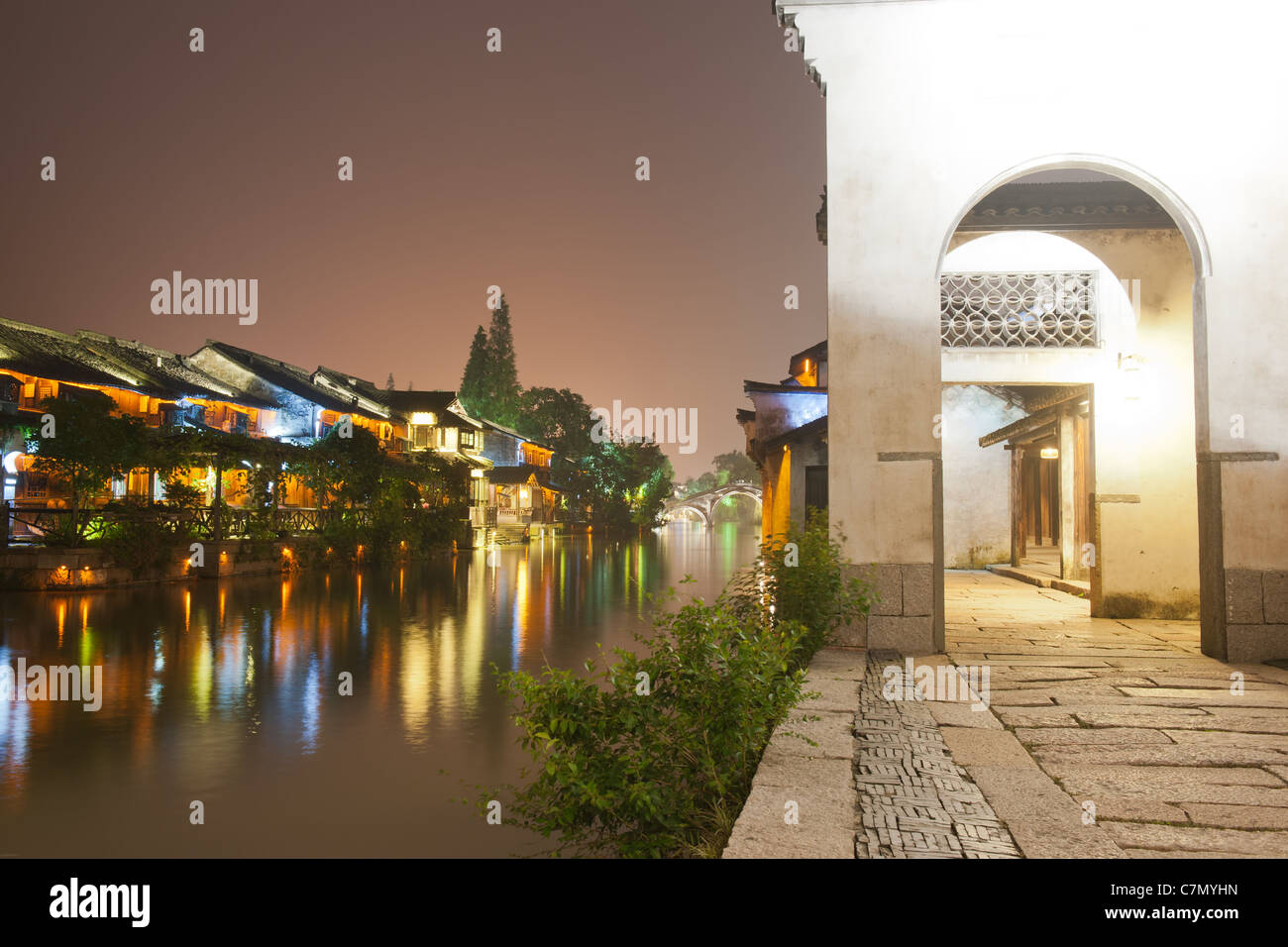 Night scene of traditional building in Wuzhen town, Zhejiang province ...