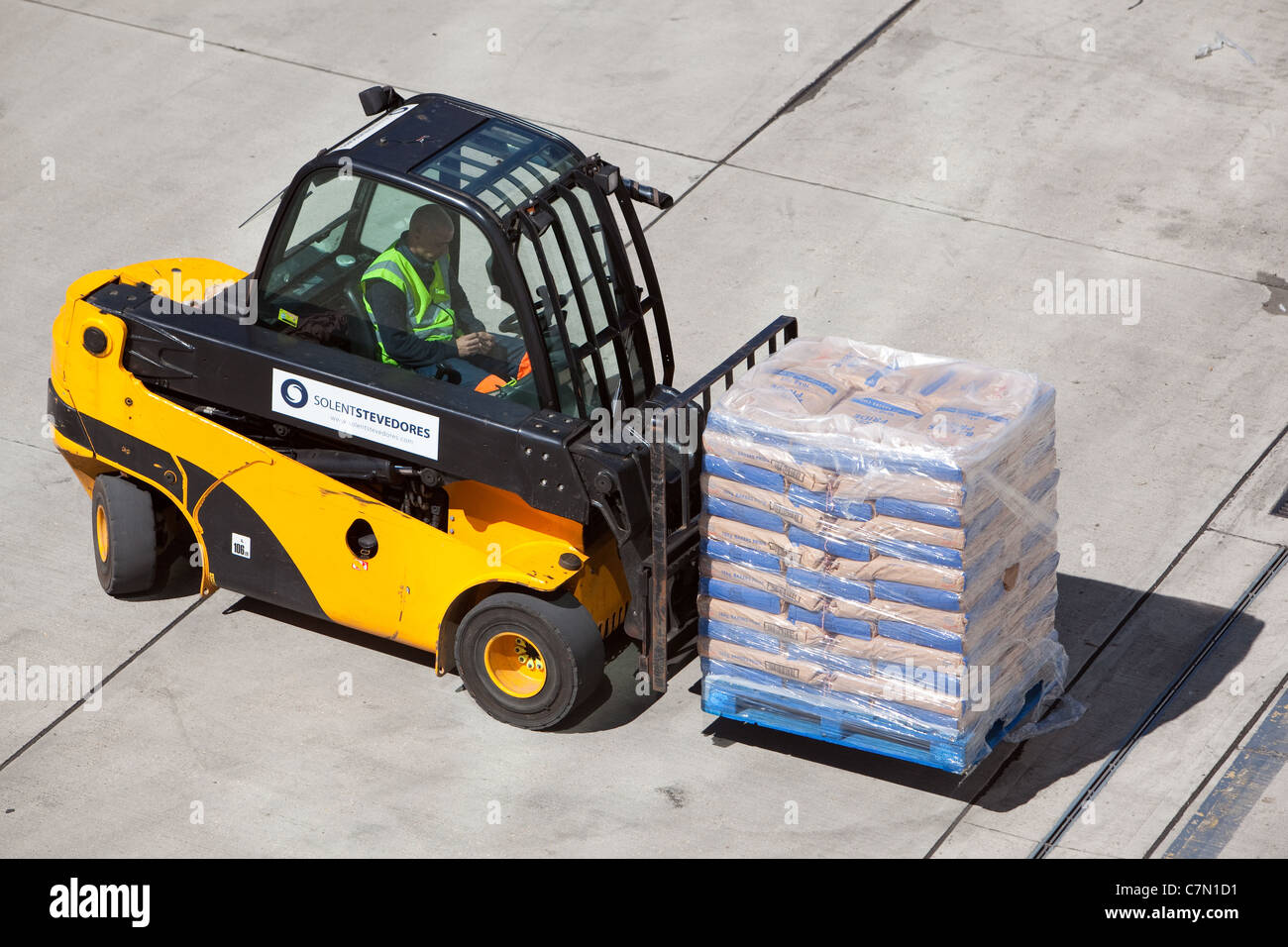 Loading stores of flour onto Passenger ship. Port of Southampton ...
