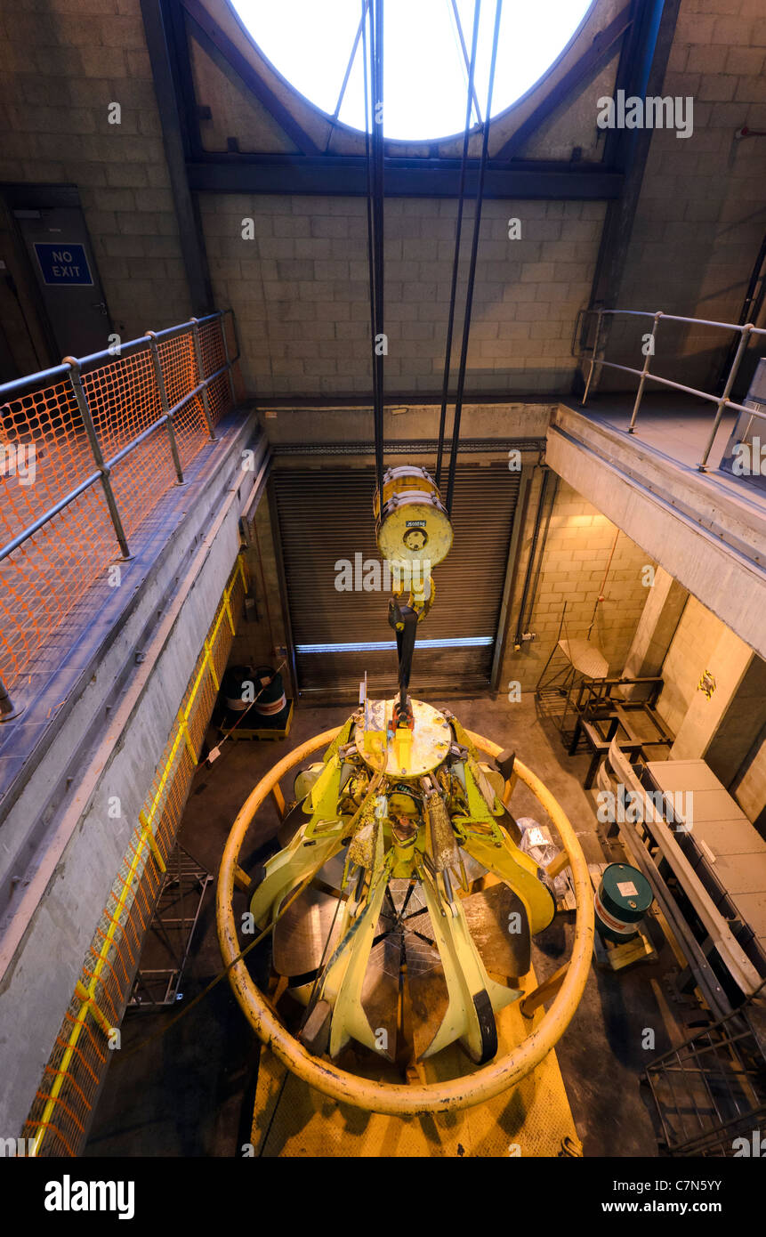 Crane claw - SELCHP Energy Recovery Facility - New Cross, London Stock ...