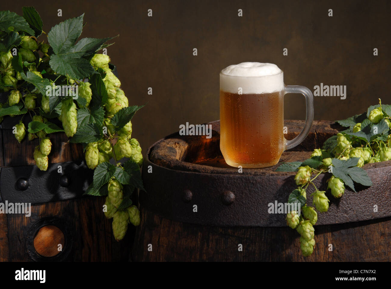 Still life keg beer hops hi-res stock photography and images - Alamy