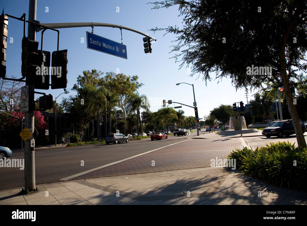Santa monica boulevard hi-res stock photography and images - Alamy