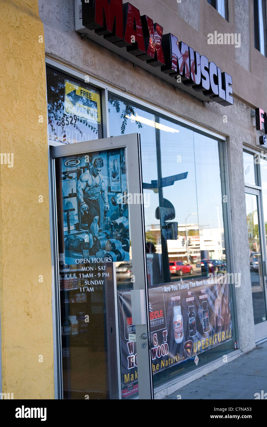Max Muscle shop on Santa Monica Bl in West Hollywood Stock Photo - Alamy