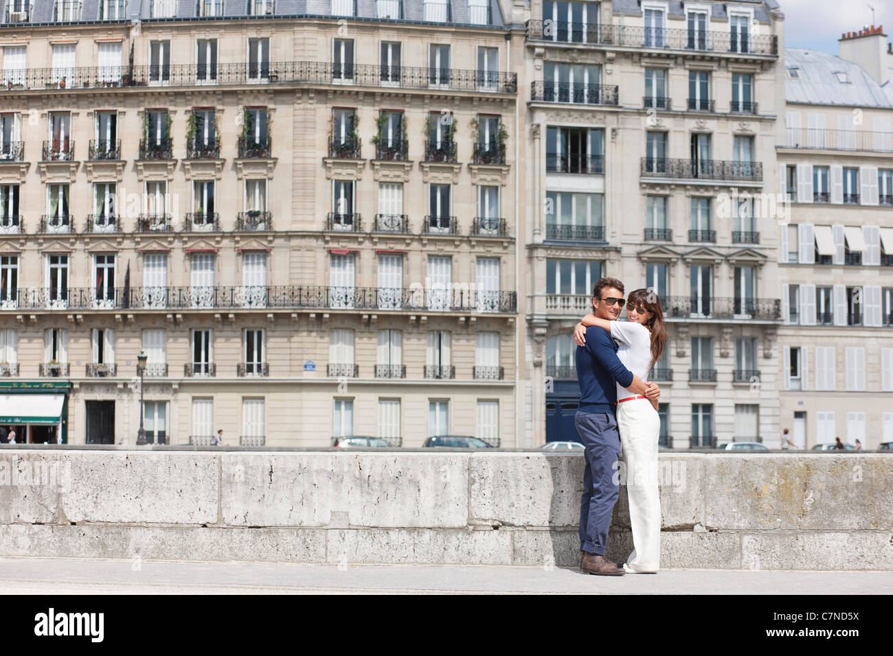 Romantic couple, Paris, Ile-de-France, France Stock Photo - Alamy