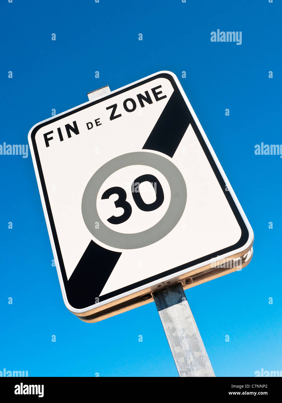 30 kph sign hi-res stock photography and images - Alamy