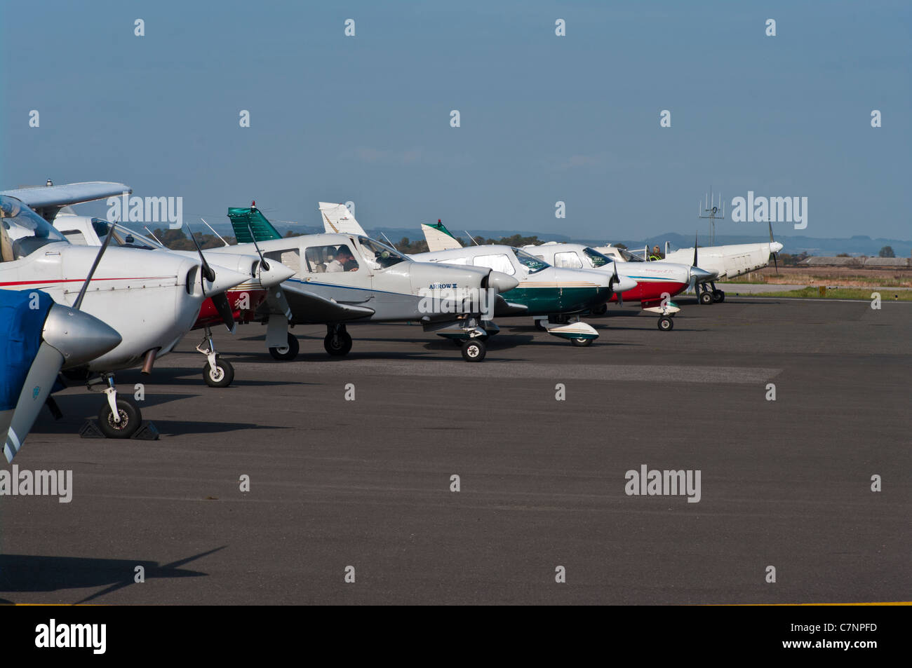 Single engine aircraft hi-res stock photography and images - Alamy