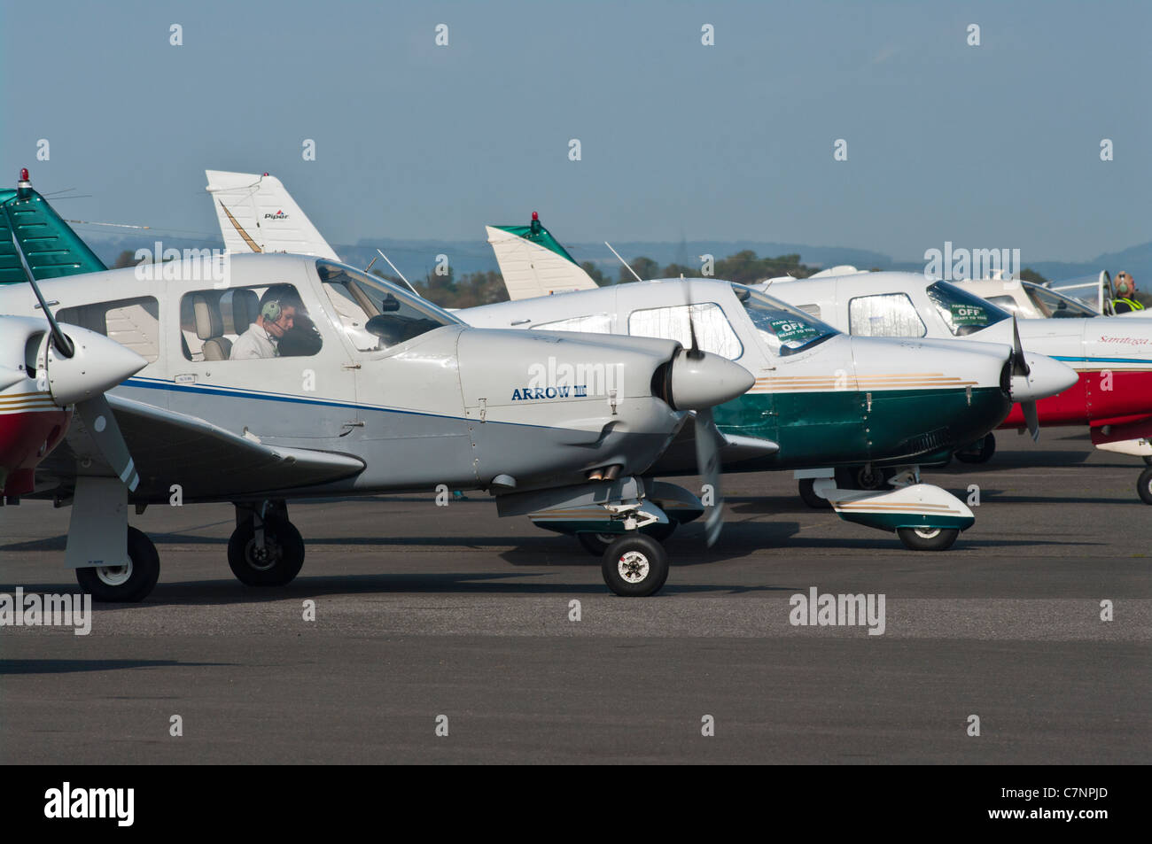 Single engine aircraft hi-res stock photography and images - Alamy