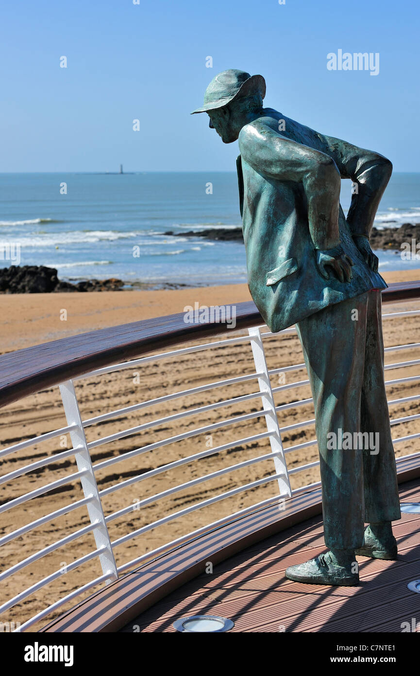 Statue of jacques tati hi-res stock photography and images - Alamy