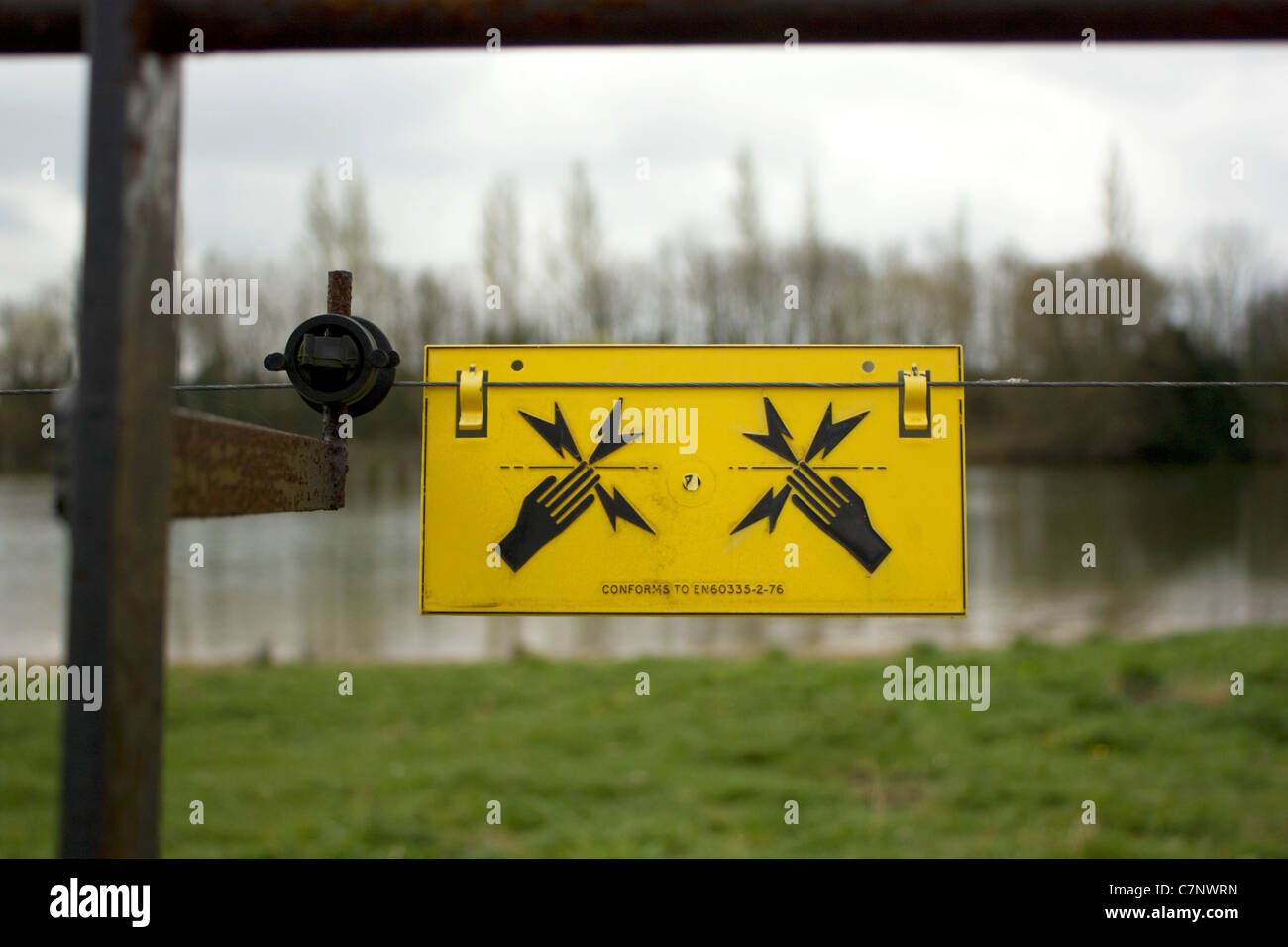 Electric fence sign hi-res stock photography and images - Alamy