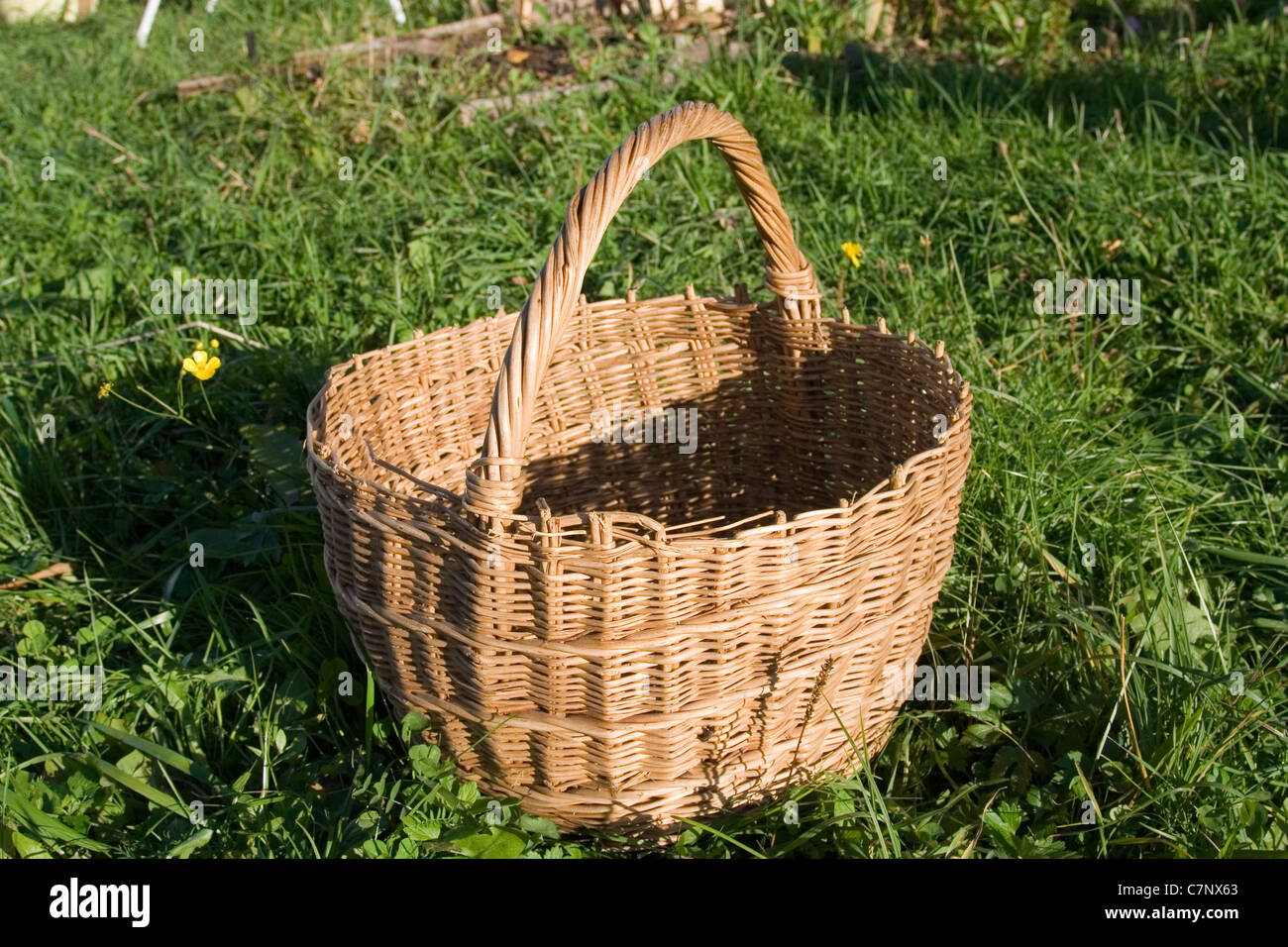 Empty basket hi-res stock photography and images - Alamy