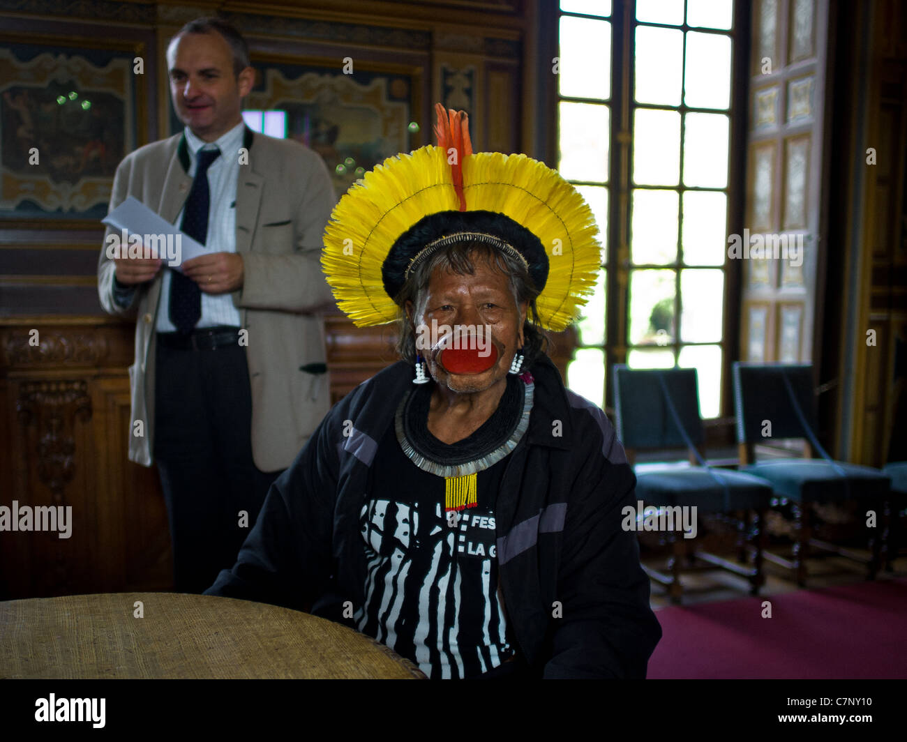 Indian Chief Raoni at Cheverny, Raoni from receiving a gift from the ...