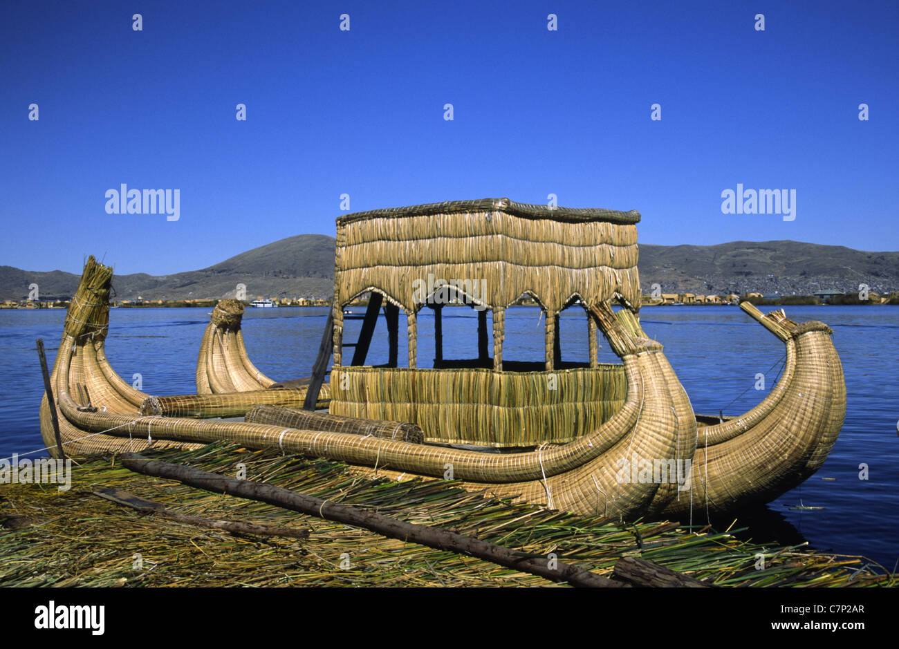 Totora reed boats hi-res stock photography and images - Alamy