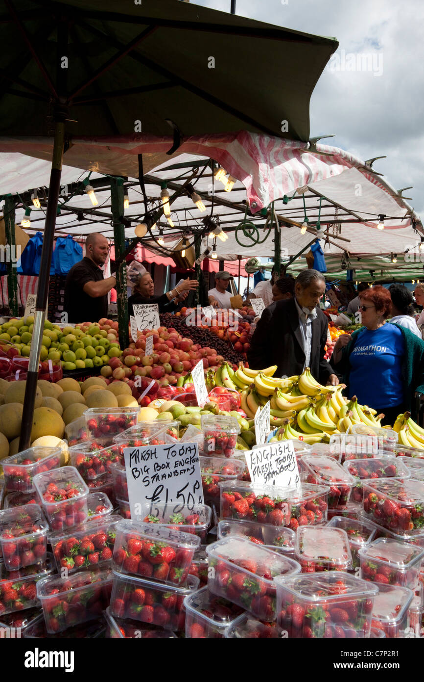 Ridley Road Food Market, Hackney, London Stock Photo - Alamy