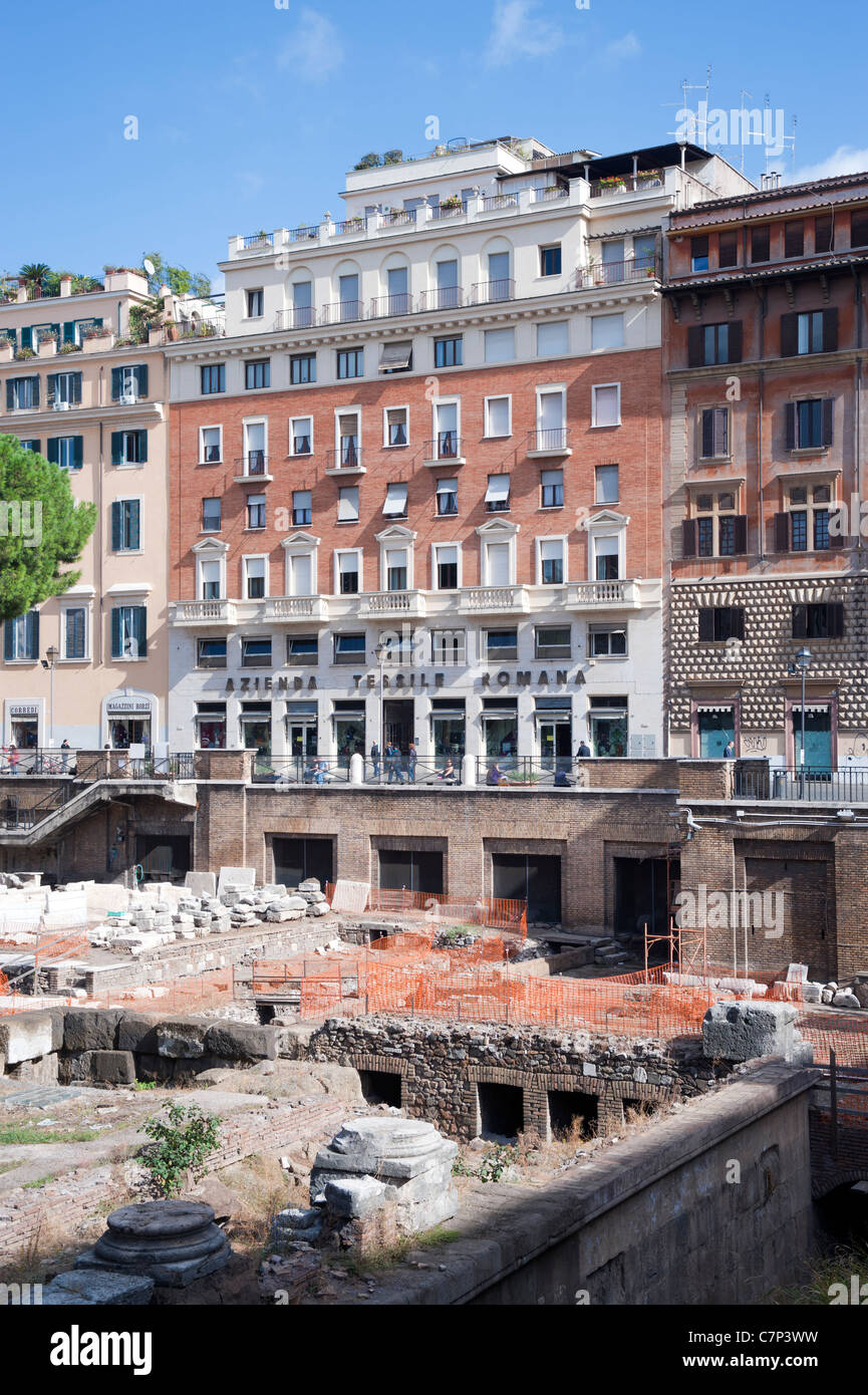 Europe european storefront storefronts hi-res stock photography and ...