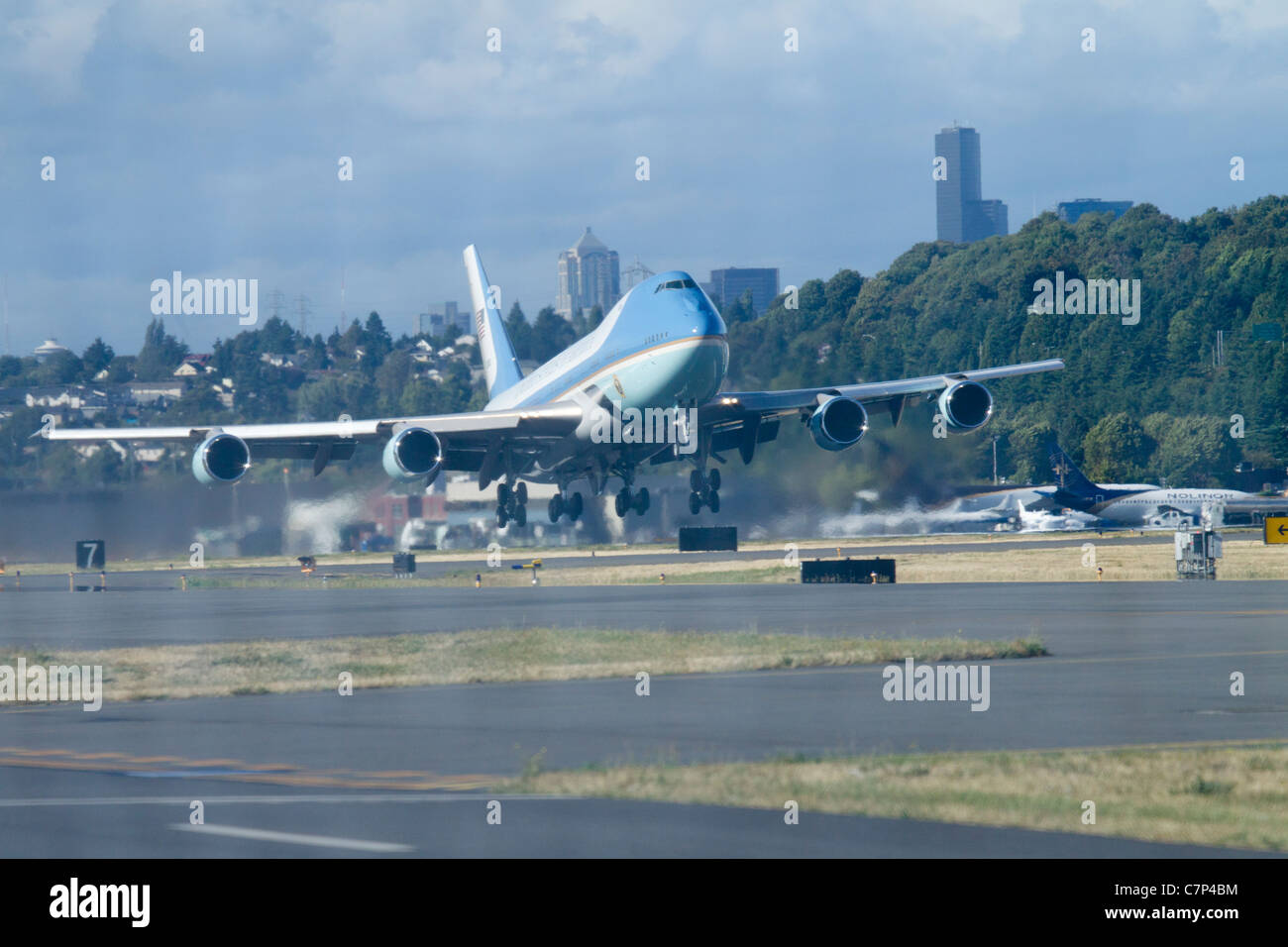 Boeing field seattle hi-res stock photography and images - Alamy