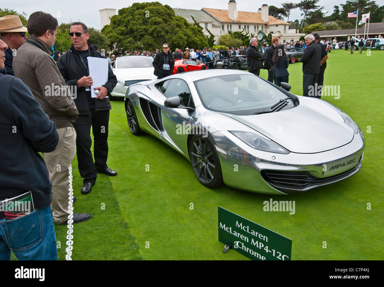 The cars and crowds at the Concours d’Elegance Stock Photo - Alamy