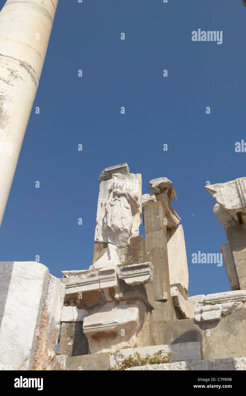 Statue relief columns ephesus hi-res stock photography and images - Alamy
