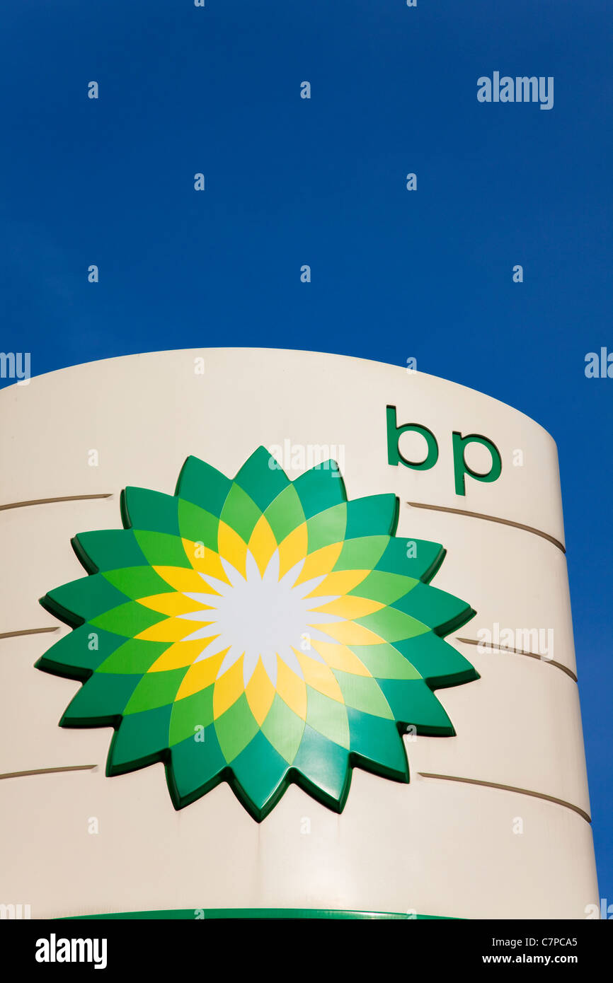 Motorway service station sign hi-res stock photography and images - Alamy