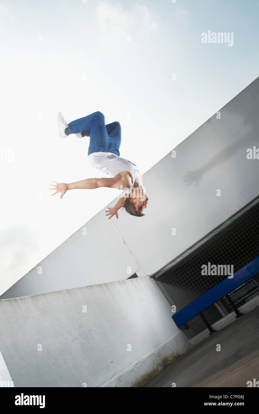 Urban roof jumping hi-res stock photography and images - Alamy