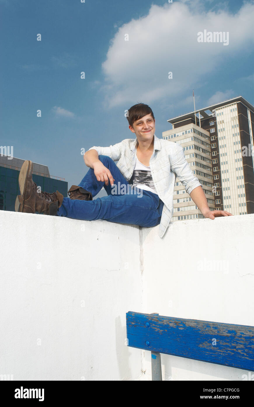 Rooftop edge view hi-res stock photography and images - Alamy