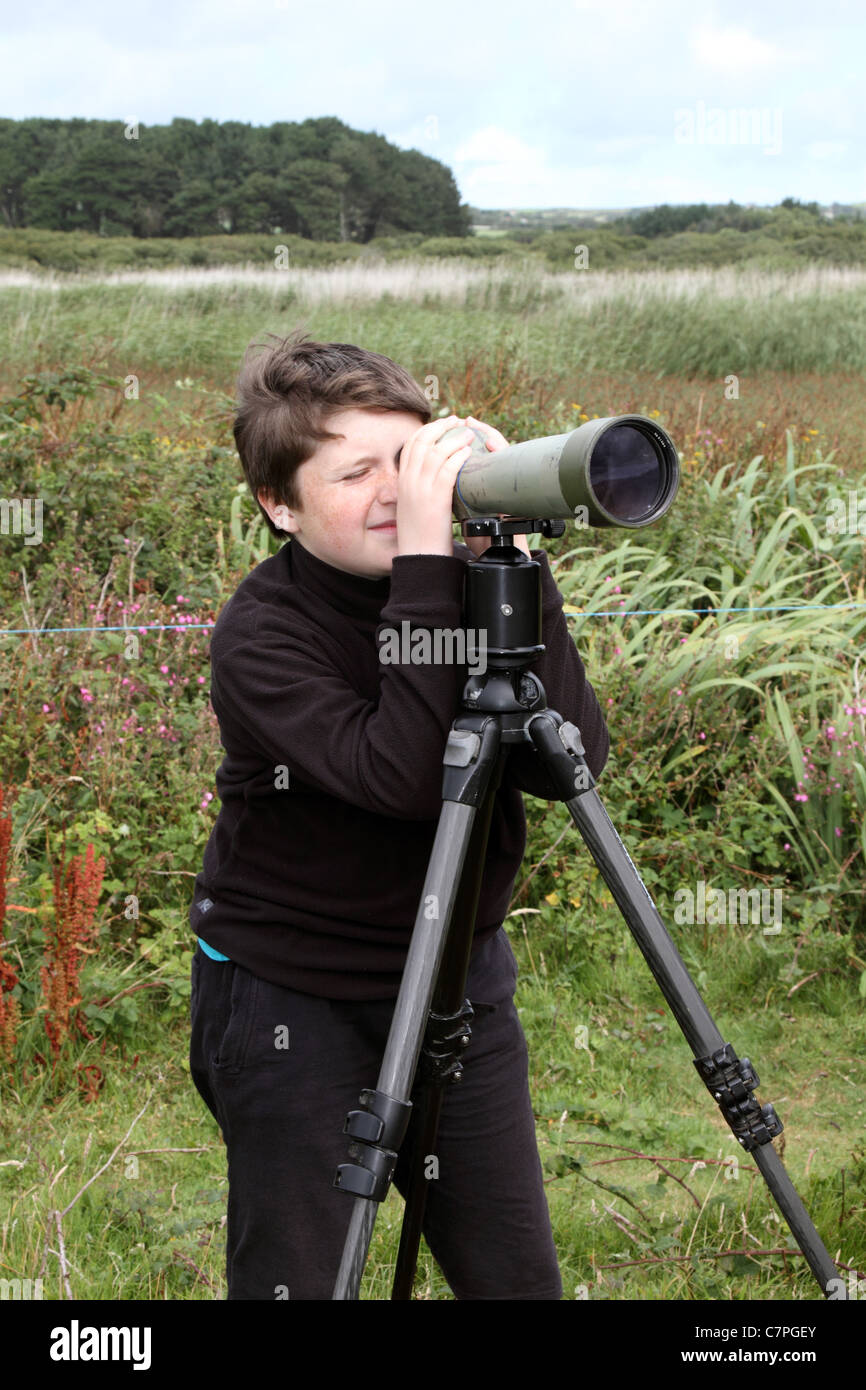Child birdwatching hi-res stock photography and images - Alamy