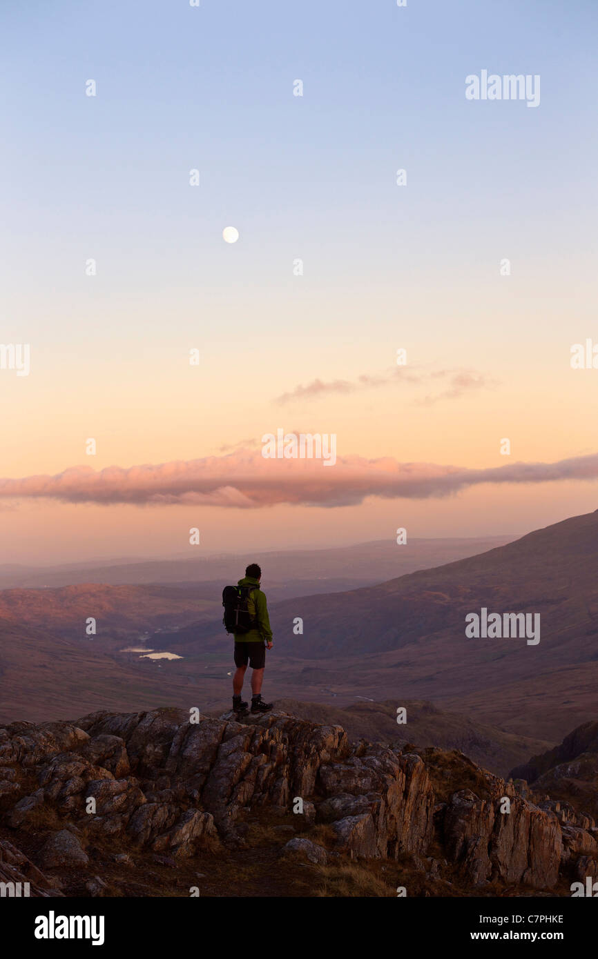 Man watching sunset from mountain hi-res stock photography and images ...