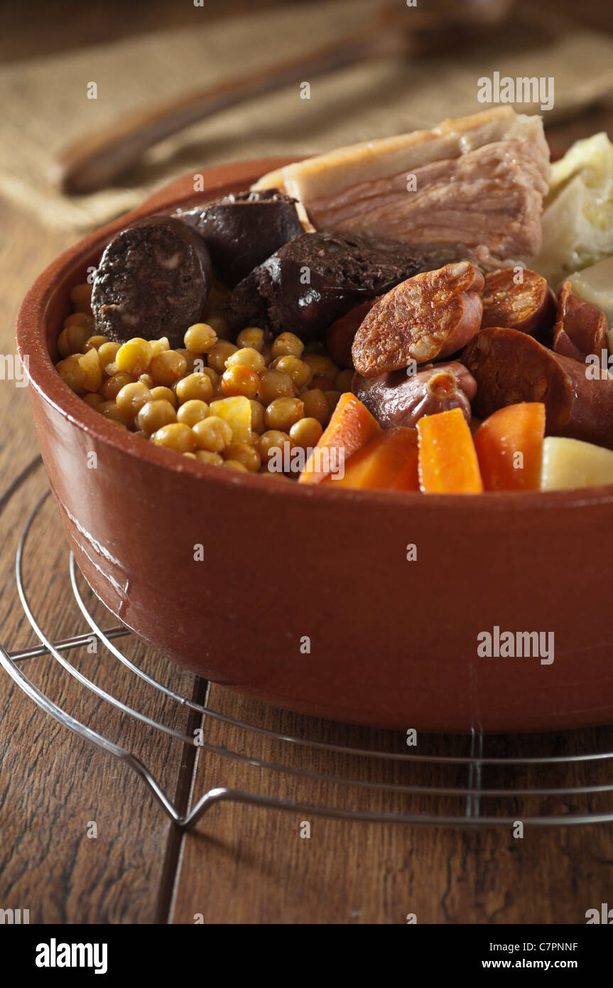 Cocido español hi-res stock photography and images - Alamy