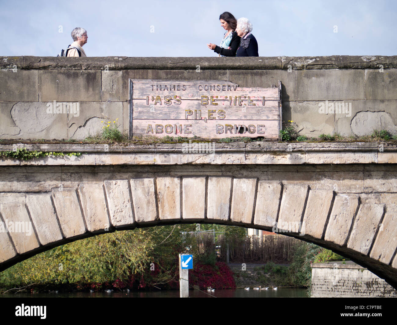 Women crossing Folly Bridge, Oxford Stock Photo - Alamy